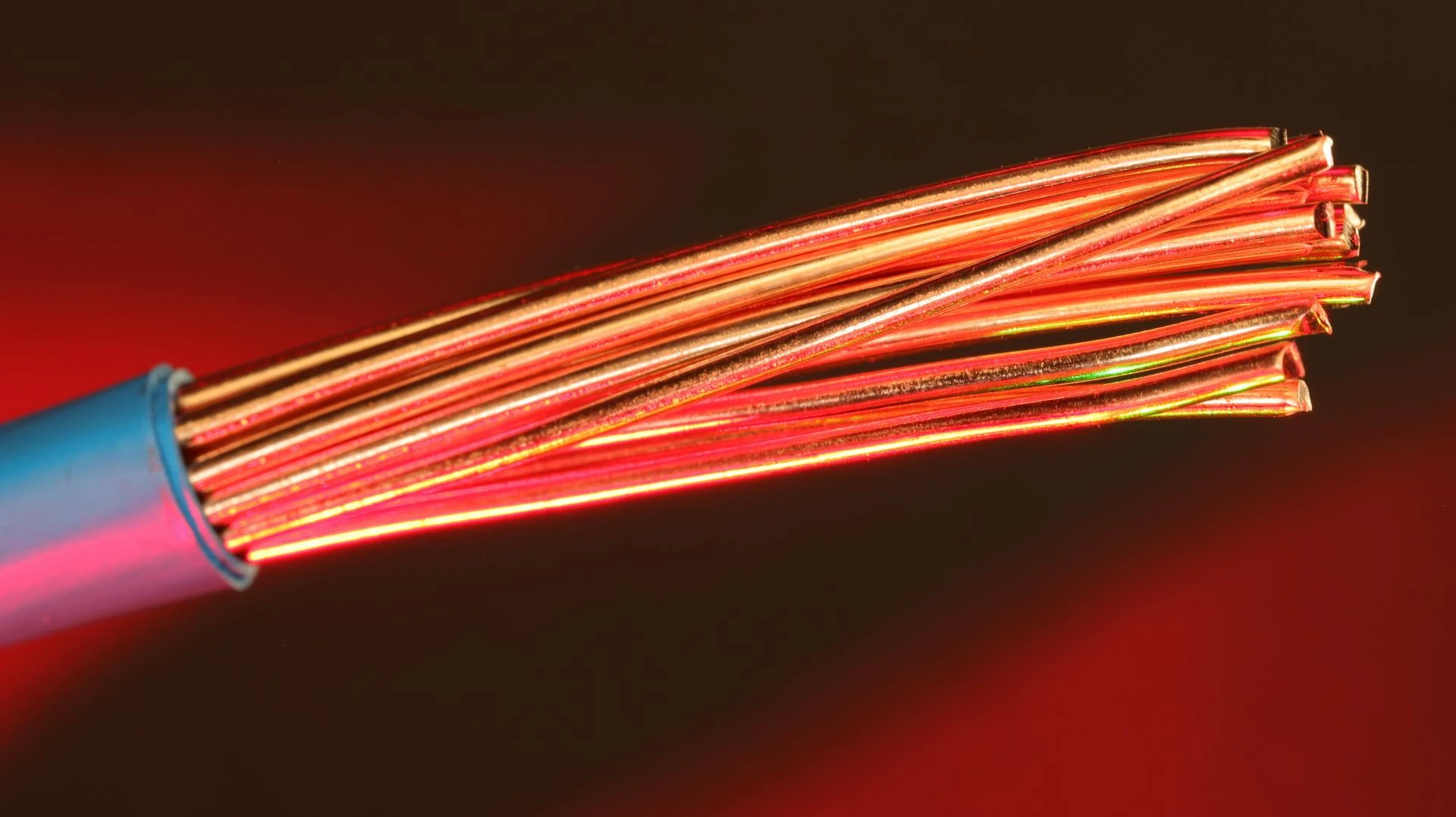 How Are Tariffs Reshaping The US Metals Market? | Utilities Curated